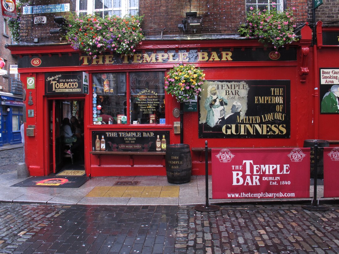 Dublin Temple Bar - Framed Art Photo - Etsy