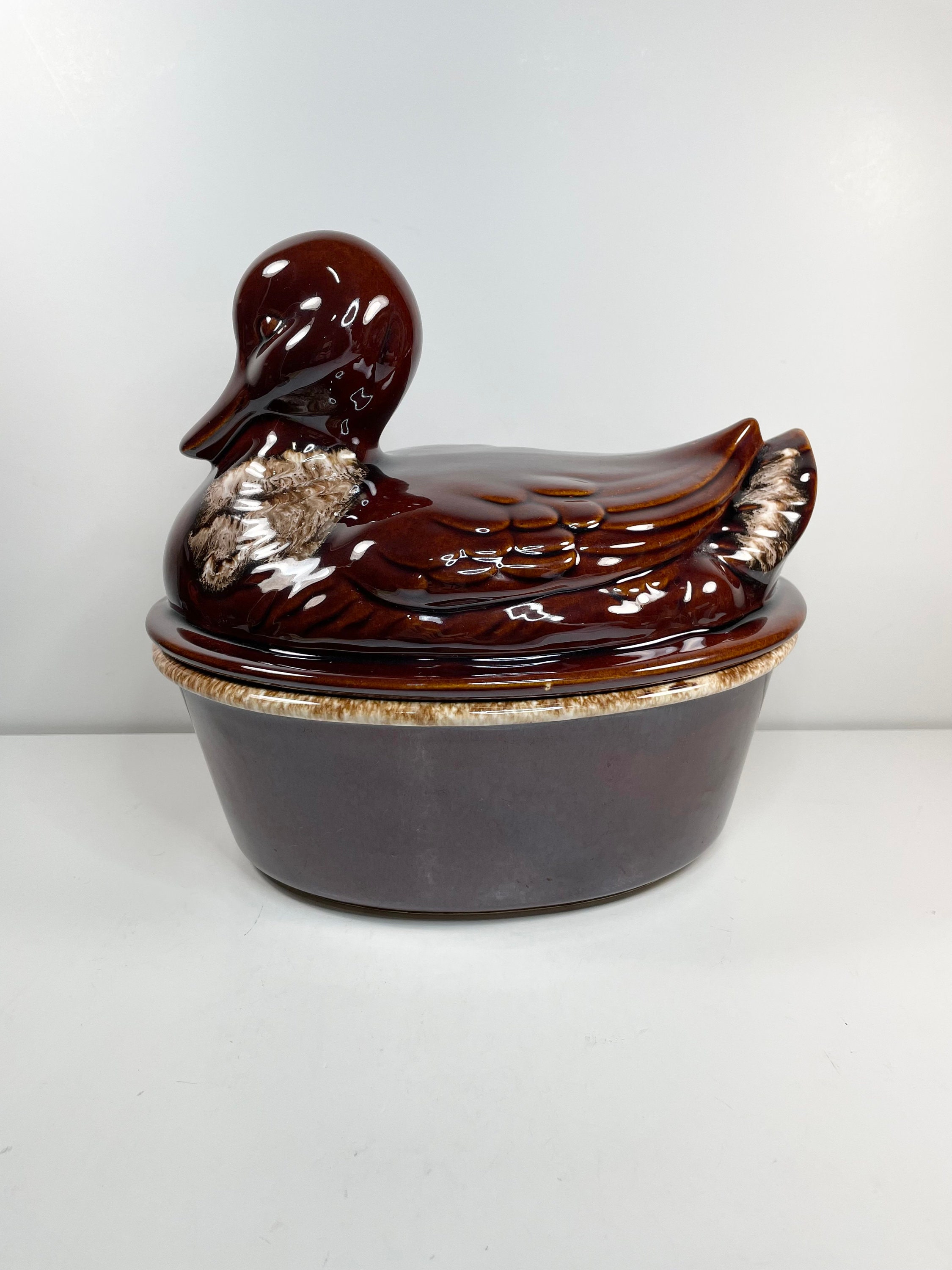 Vintage Hull Two Quart Brown Drip Duck Covered Casserole Dish Duck on ...