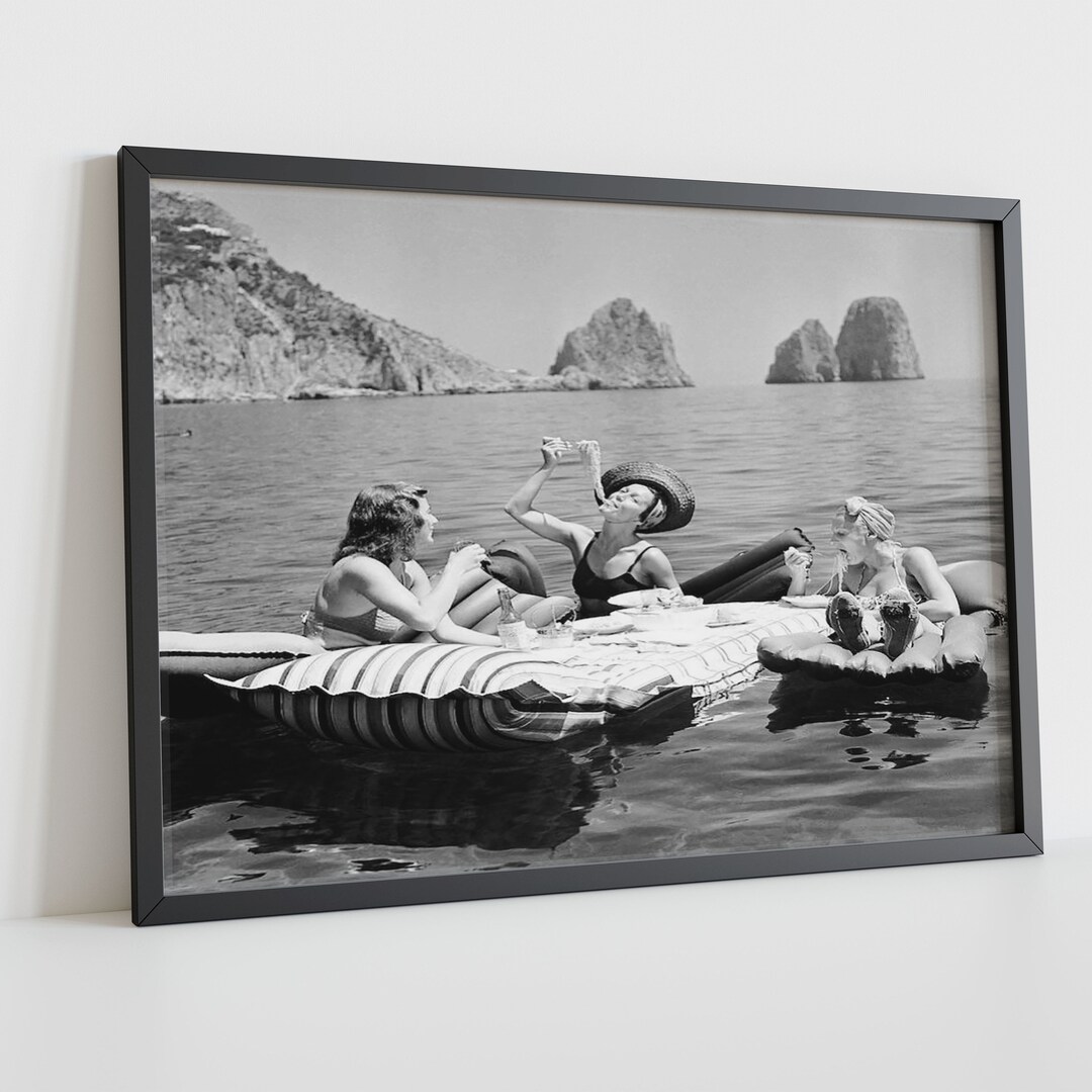 Black and White Photography Vintage Three Women Eating Spaghetti on ...