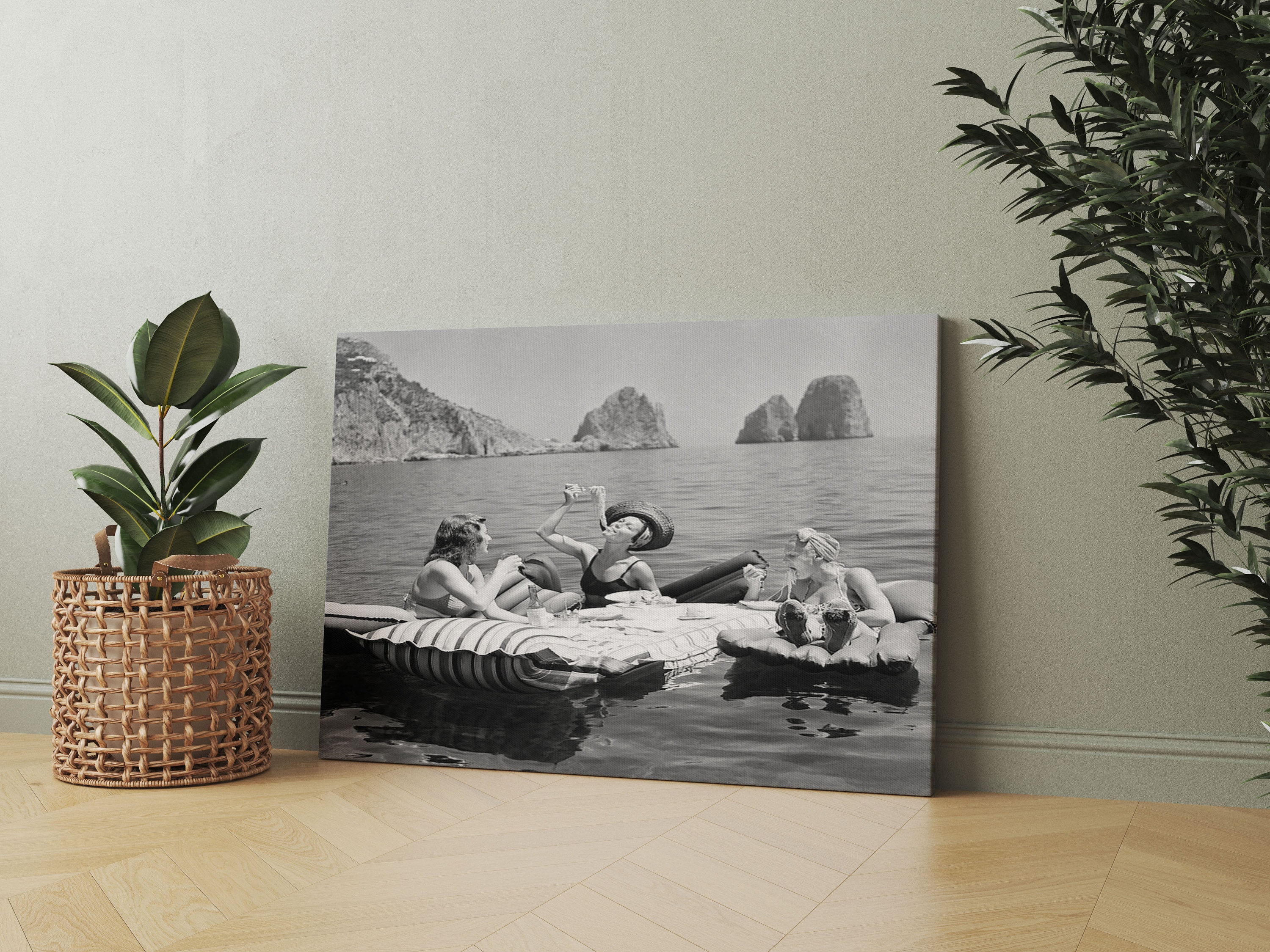 Black and White Photography Vintage Three Women Eating Spaghetti on ...