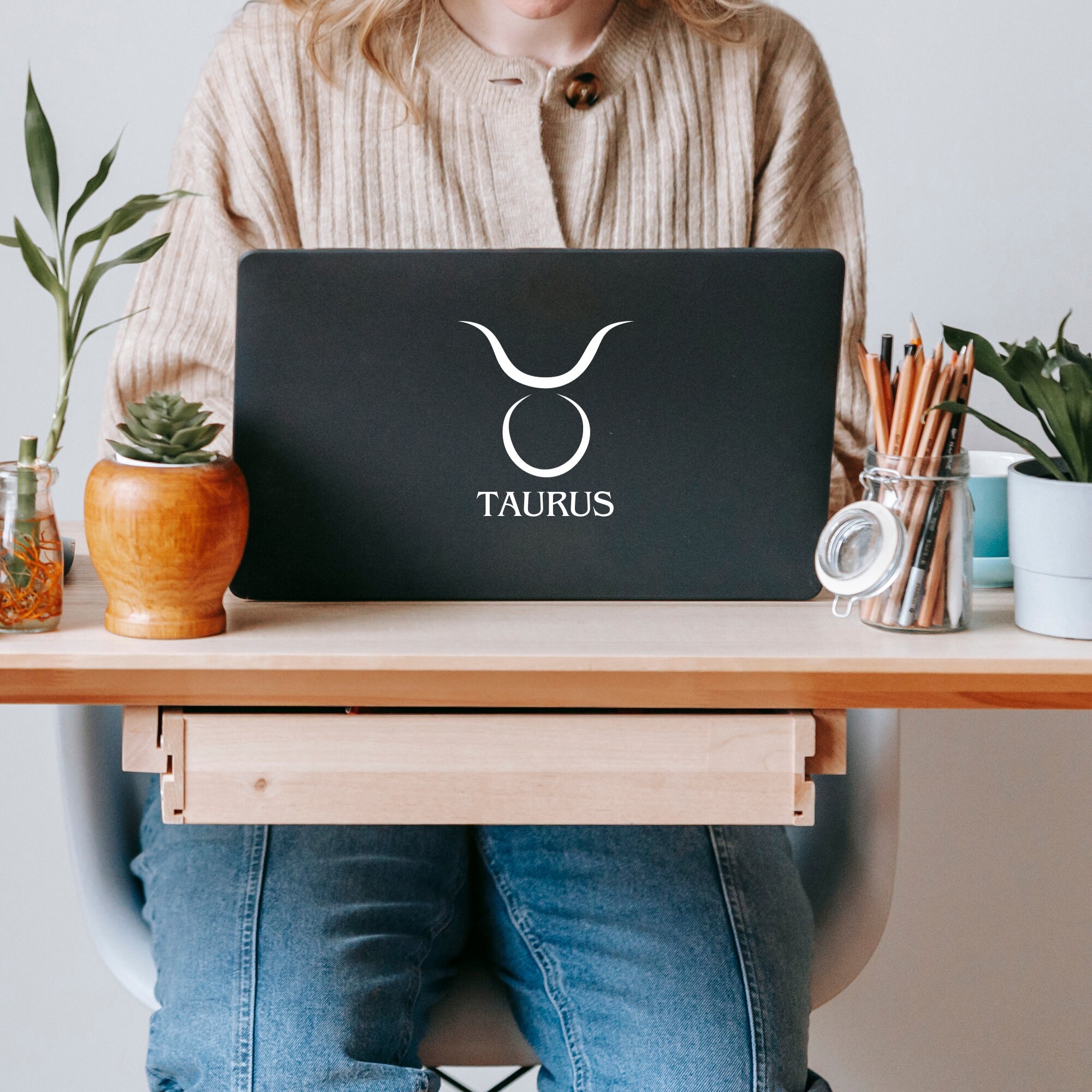 Taurus Zodiac Sign | Instant Downloads in Black & White | PNG, JPG, SVG ...