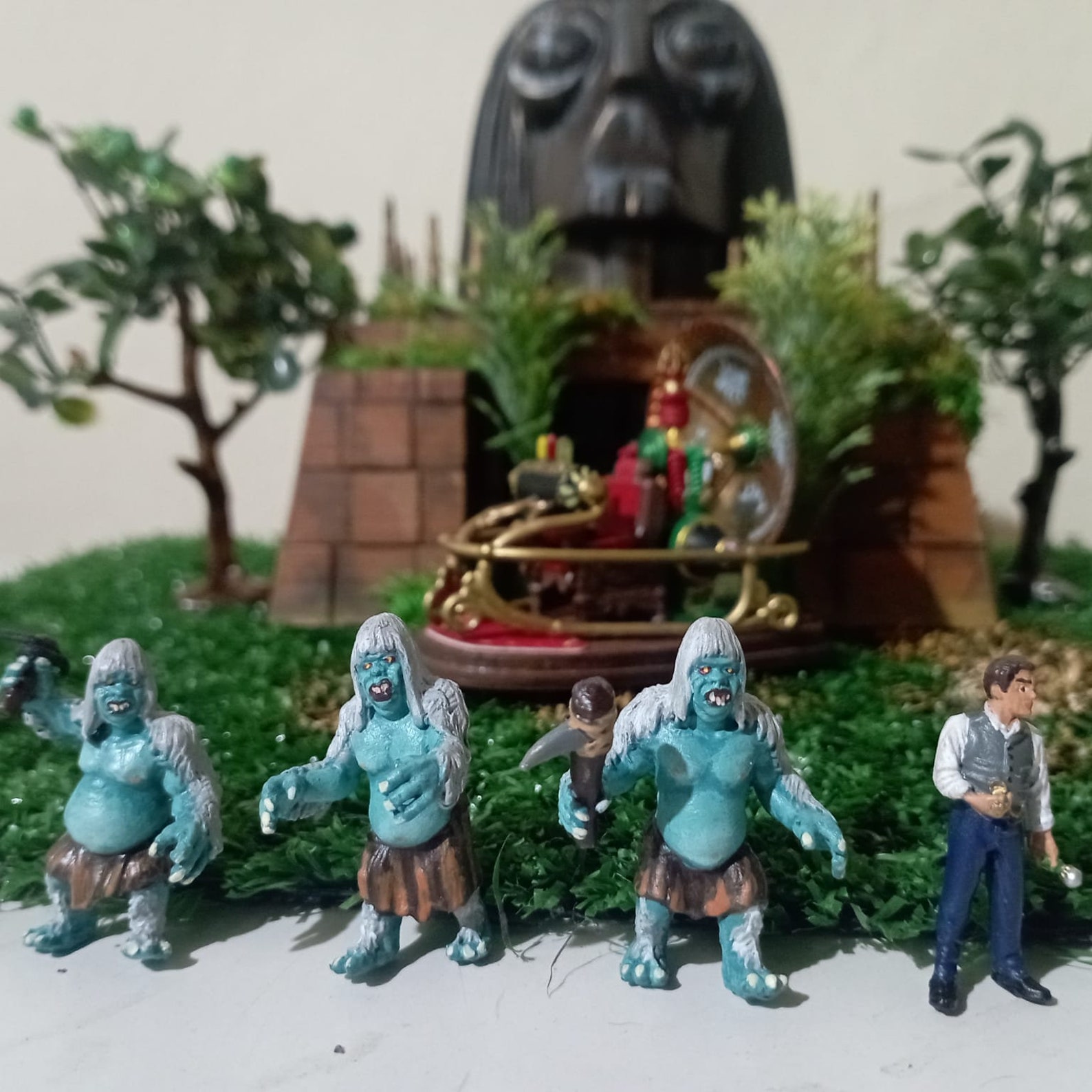 The H.G. Wells Time Machine and Morlock Sphinx Diorama 1/58 Scale ...