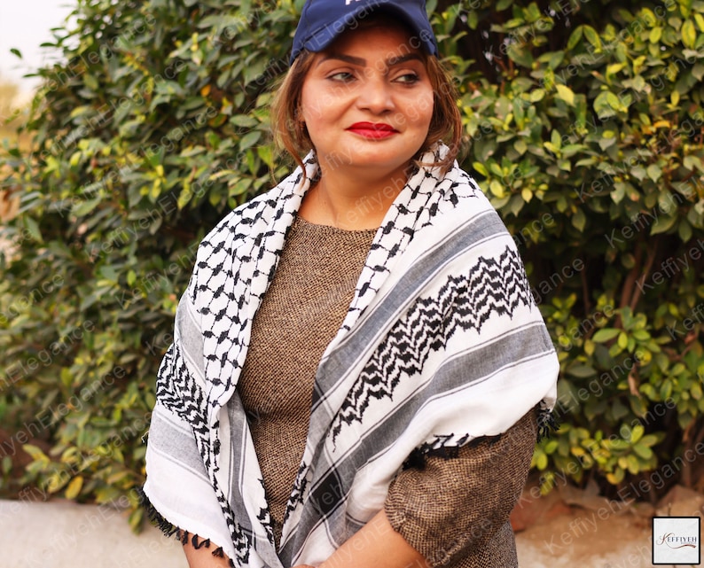 Traditional Arab Keffiyeh Palestine Scarf, Shemagh Palestinian Keffiyeh ...