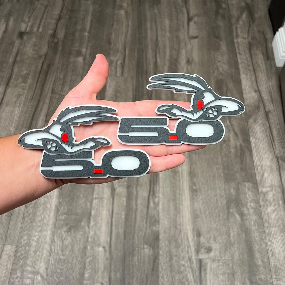 Car Fender Emblems/badges Black ANGRY COYOTE W/ Red Eyes white Backing ...