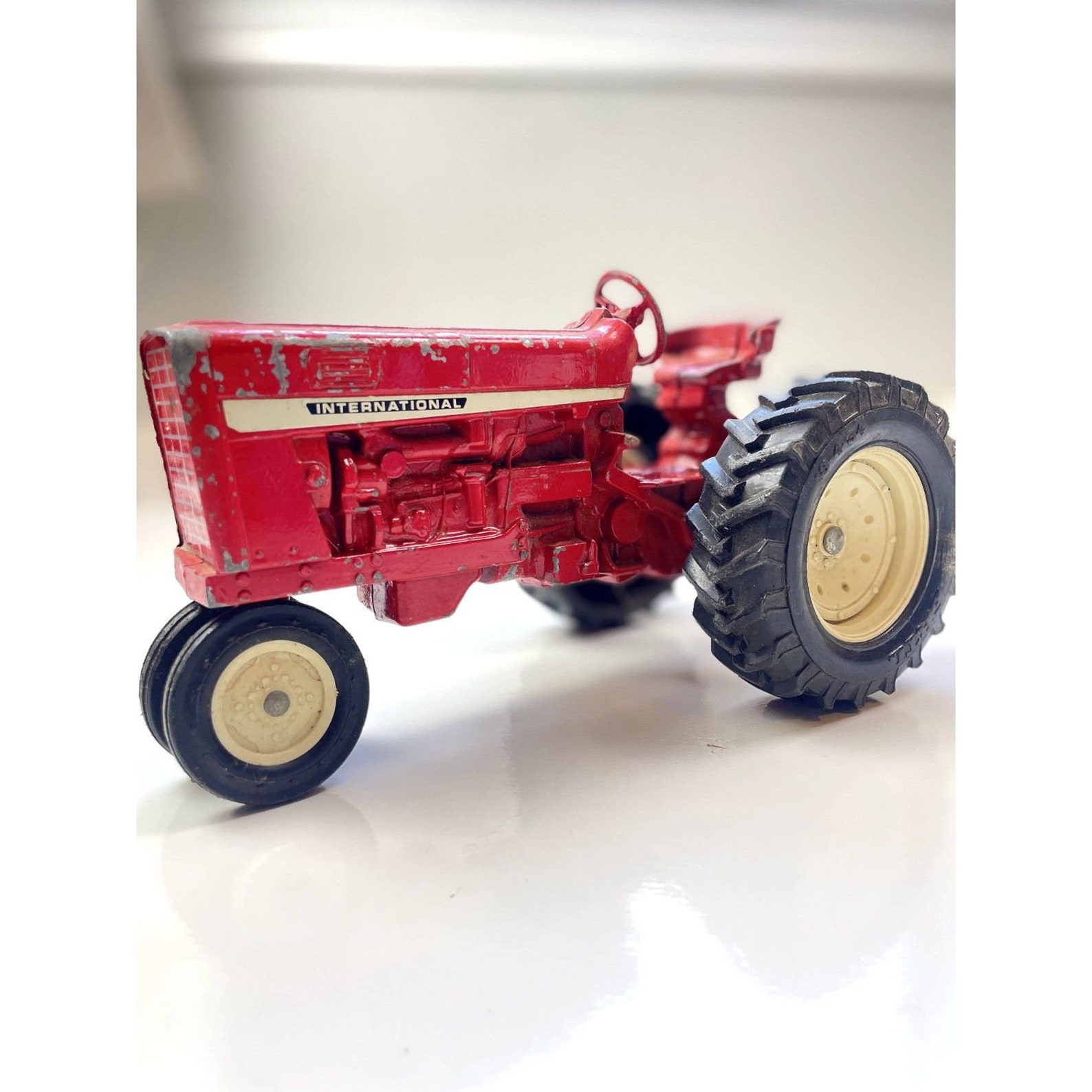 Vintage ERTL International Red Tractor Toy Harvester 1/16 Scale Diecast ...