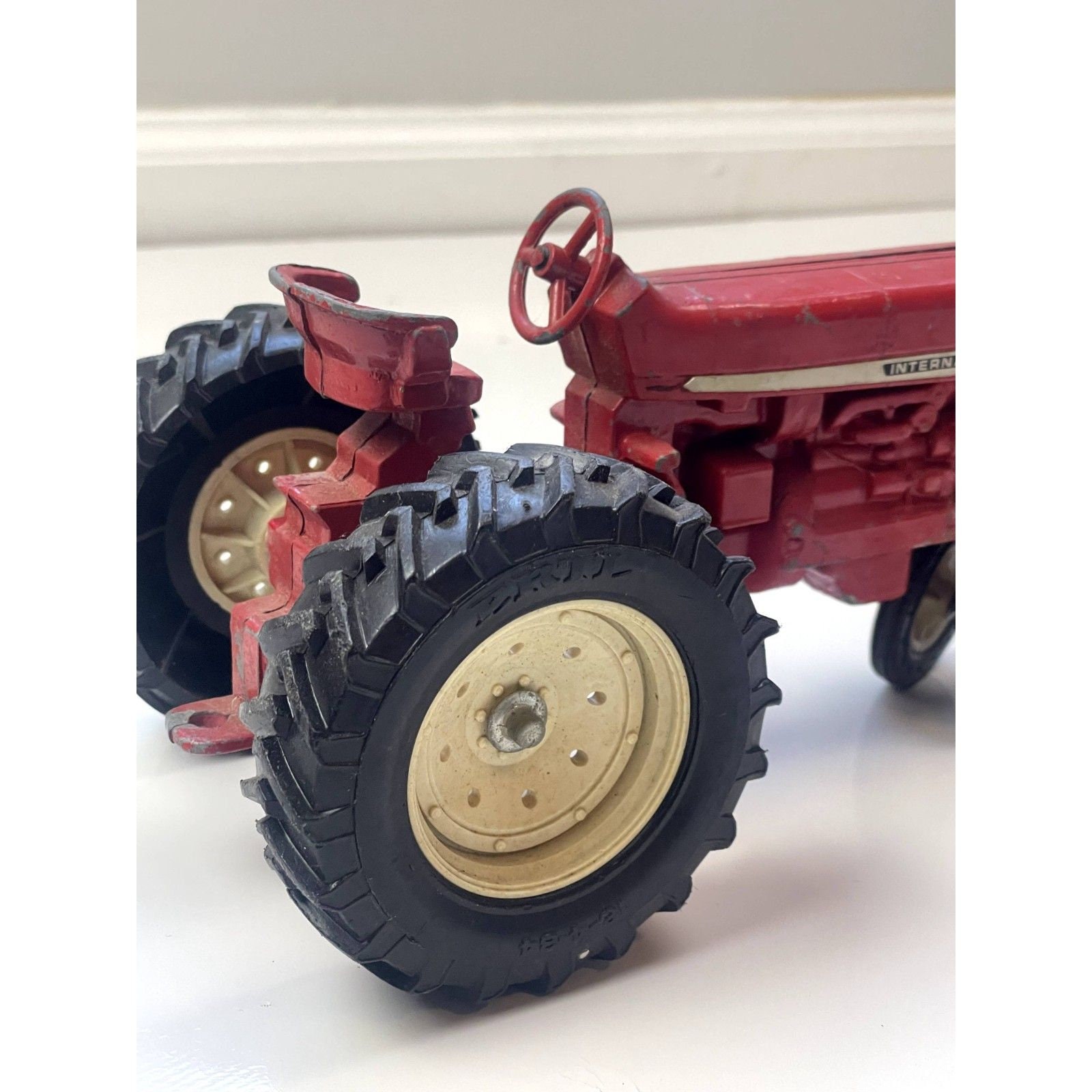 Vintage ERTL International Red Tractor Toy Harvester 1/16 Scale Diecast ...