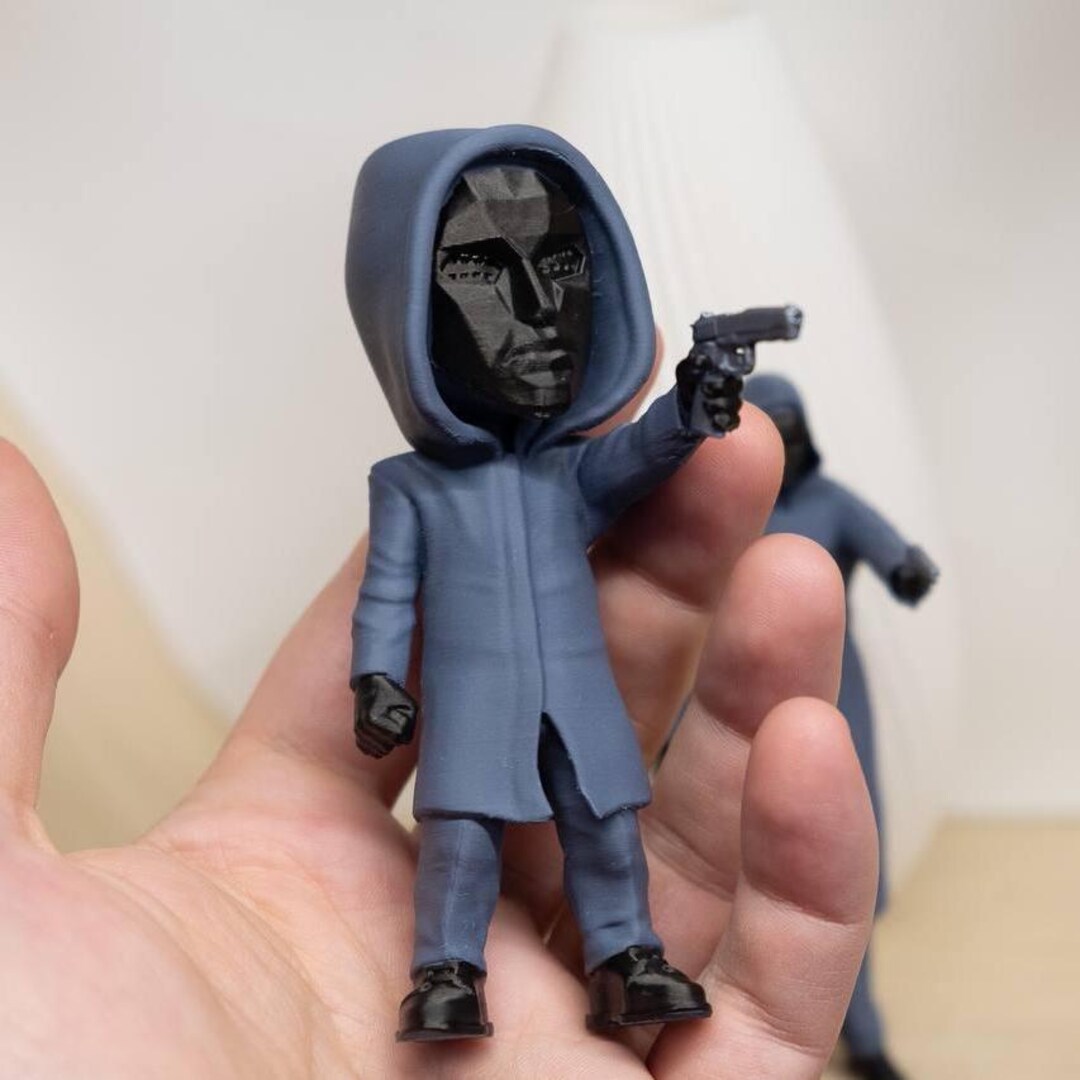 Front Man Big Head, Front Man With Gun, Squid Game Guards, Figures ...