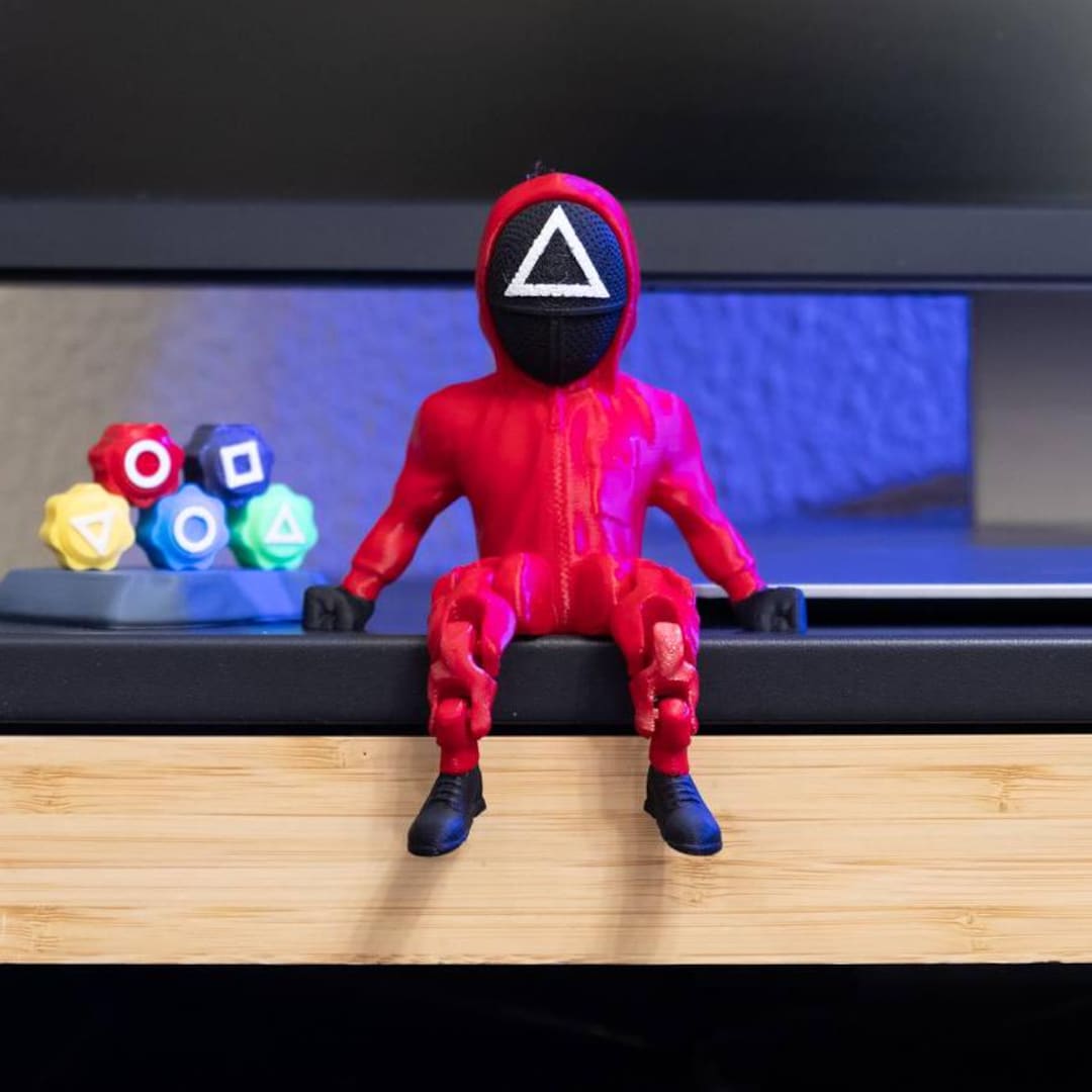 Squid Pink Triangle Guard, Korean Game Triangle Soldier, Pink Soldier ...