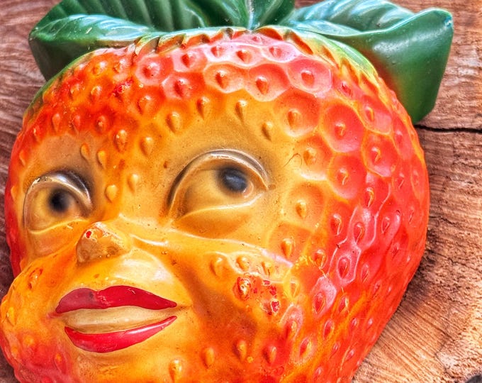 VINTAGE STRAWBERRY: Chalk Strawberry String Holder Vintage Wall Art ...