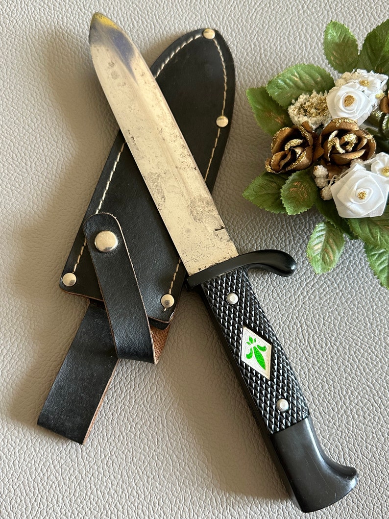 Vintage Scout Knife in Sheath and Boy Scout Lily in Green Diamond ...