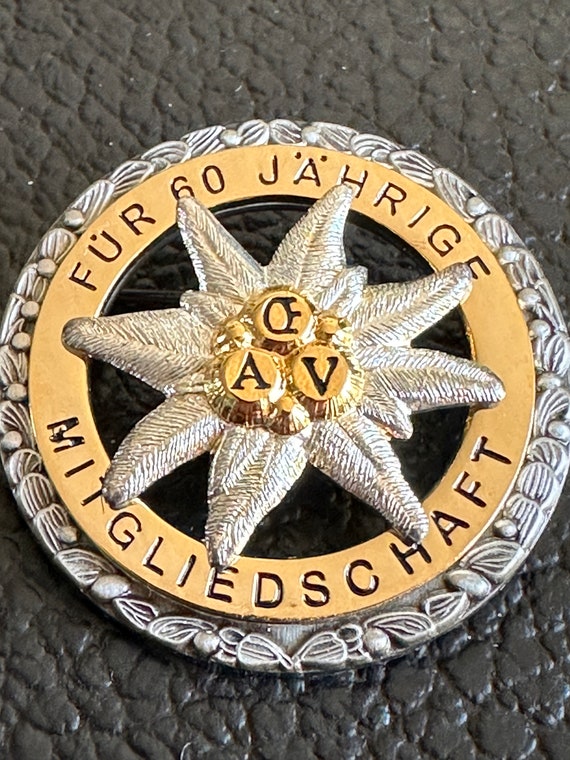 Badge "For 60 years of membership in the Alpine Union" - Gem