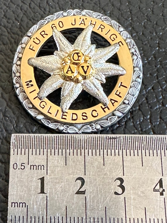 Badge "For 60 years of membership in the Alpine Union" - Gem