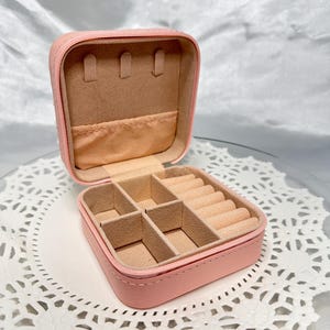 Cake-inspired Square Jewelry Box Faux Leather, Zipper Closure, Earring Holders, Icing ...