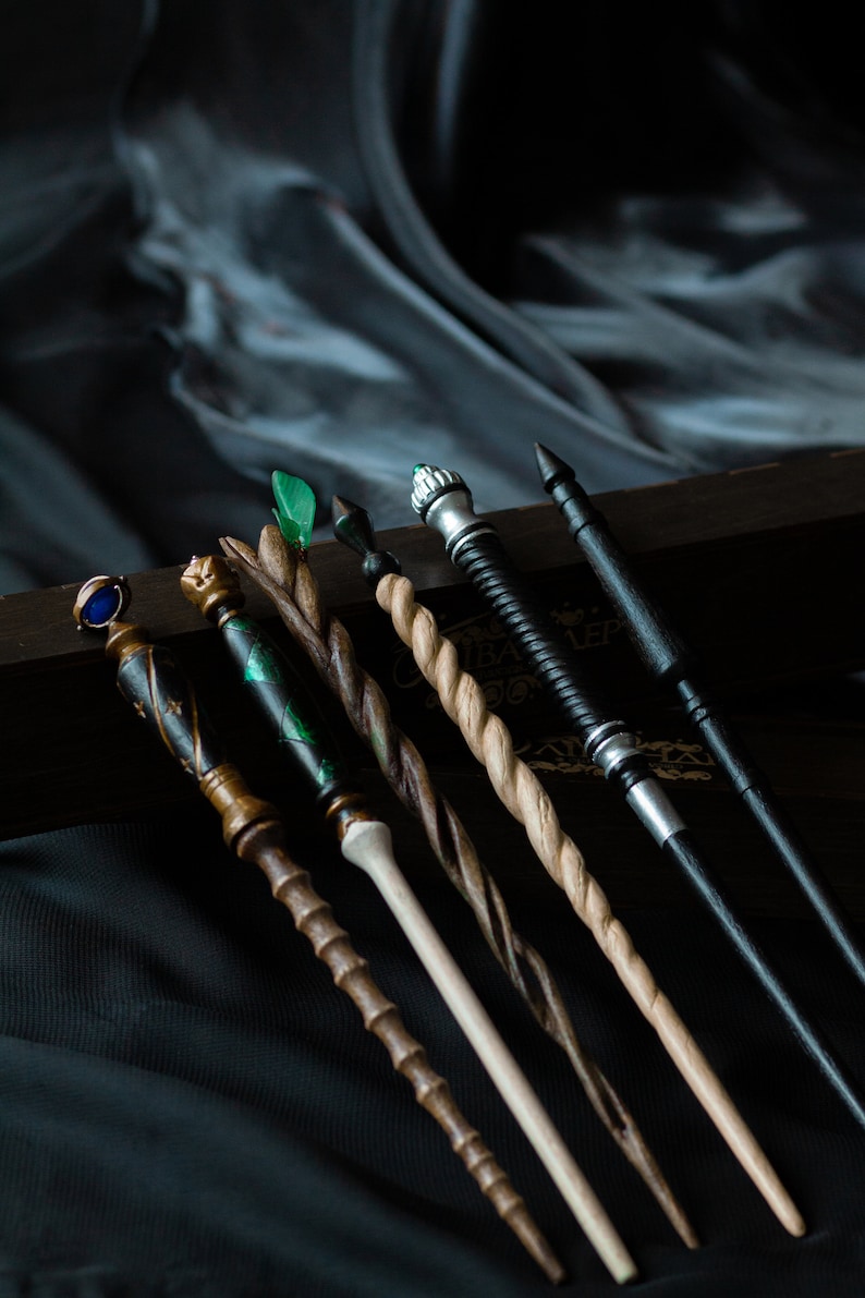 Ominis Gaunt Wand. Wooden Legacy Wand a Magical Gift for True Witches ...