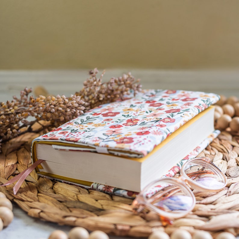 Adjustable Dust Jacket, Fabric Book Jacket, Protective Book Jacket Rust ...