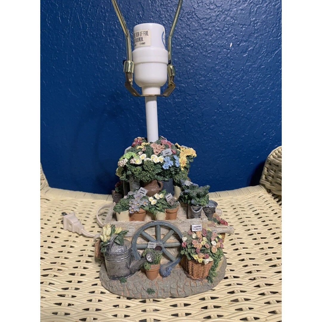 FIGI Graphics Garden/ Flower Stand Table Lamp Whimsical Fairy Tale ...