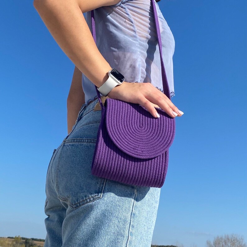 Сумка через плечо ручной работы Фиолетовая хлопковая веревочная сумка ...
