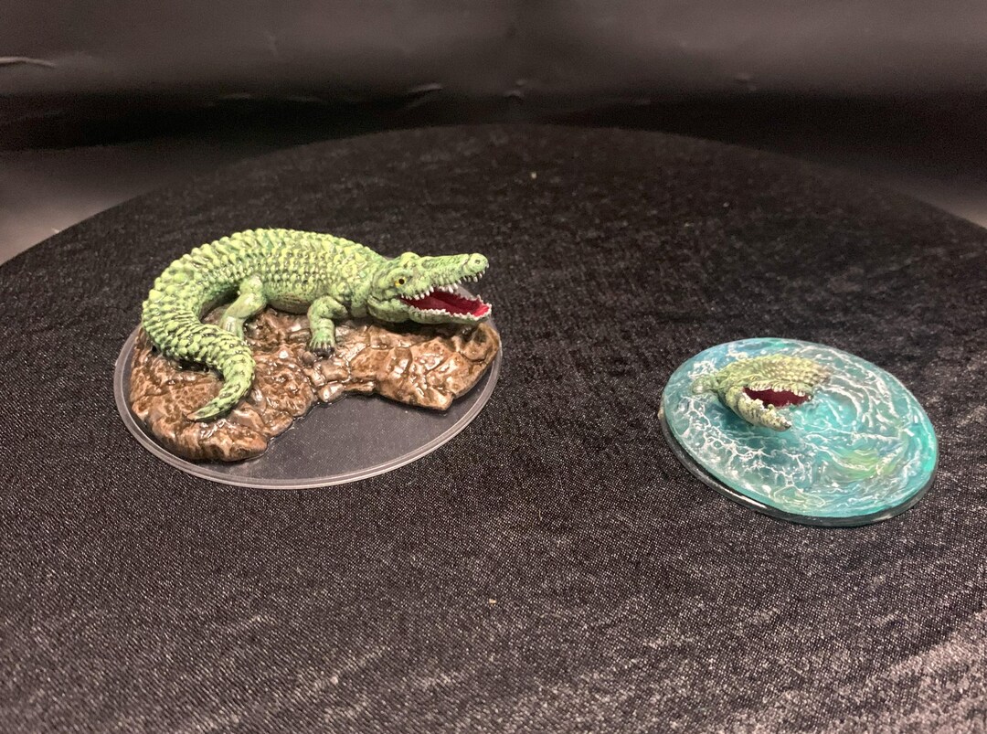 Giant Crocodile & Crocodile Miniature - Hand Painted - for TTRPG - Etsy