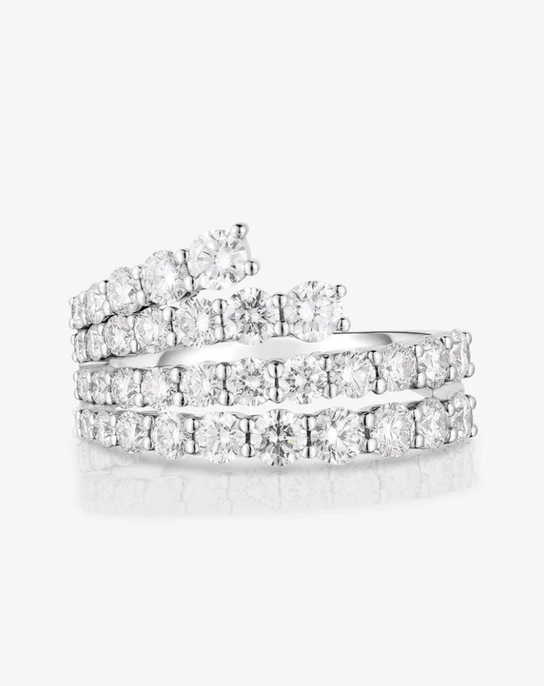 Round Cut Diamonds Set in Rows to Fan Across the Finger, Fanned Diamond ...