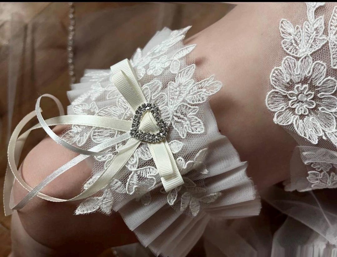 Boho Lace Wedding Garter: Handmade Ivory Bridal Leg Accessory - Etsy