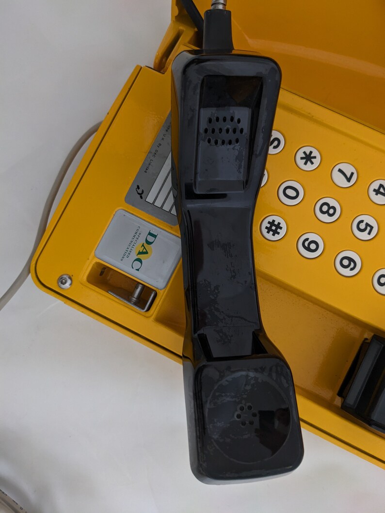 Unique DAC Yellow Emergency Weatherproof Industrial Telephone With Key ...