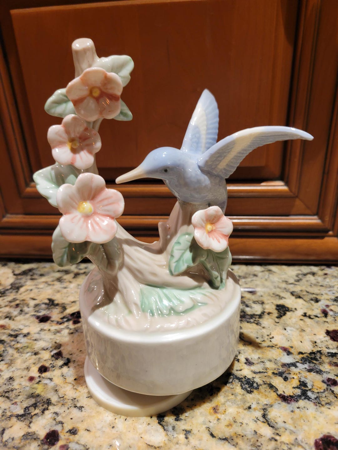 Vintage Arnart Porcelain Hummingbird Music Box, Plays "memories" Andrew ...