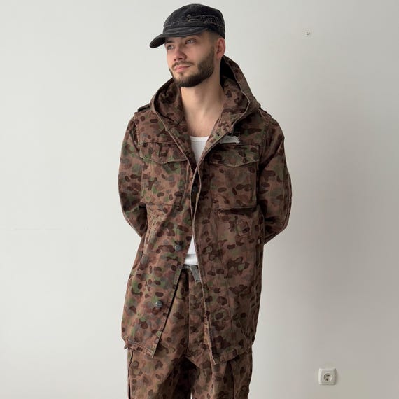 1970s Military Vintage Austrian Army Pea Dot Camo Sui… - Gem