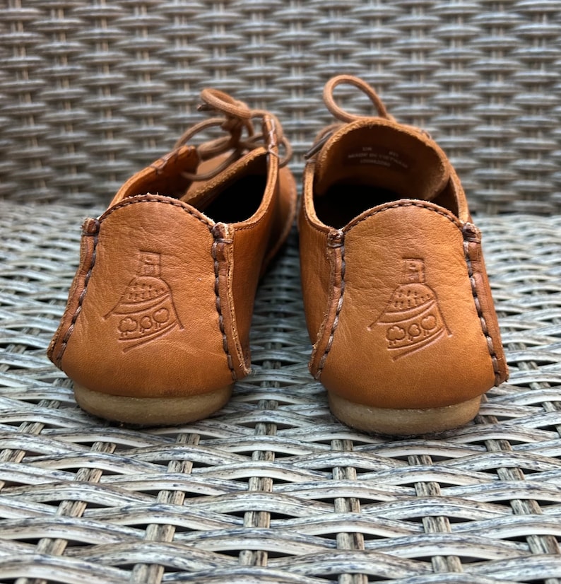 Vintage 2000s Clarks Originals Faraway Field Low-top Womens Moccasin ...