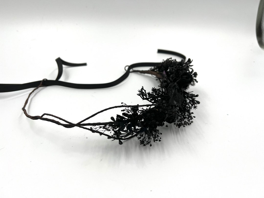 Gothic Enchantment Bridal Crown: Black Halloween Tiara, Spooky Wedding ...