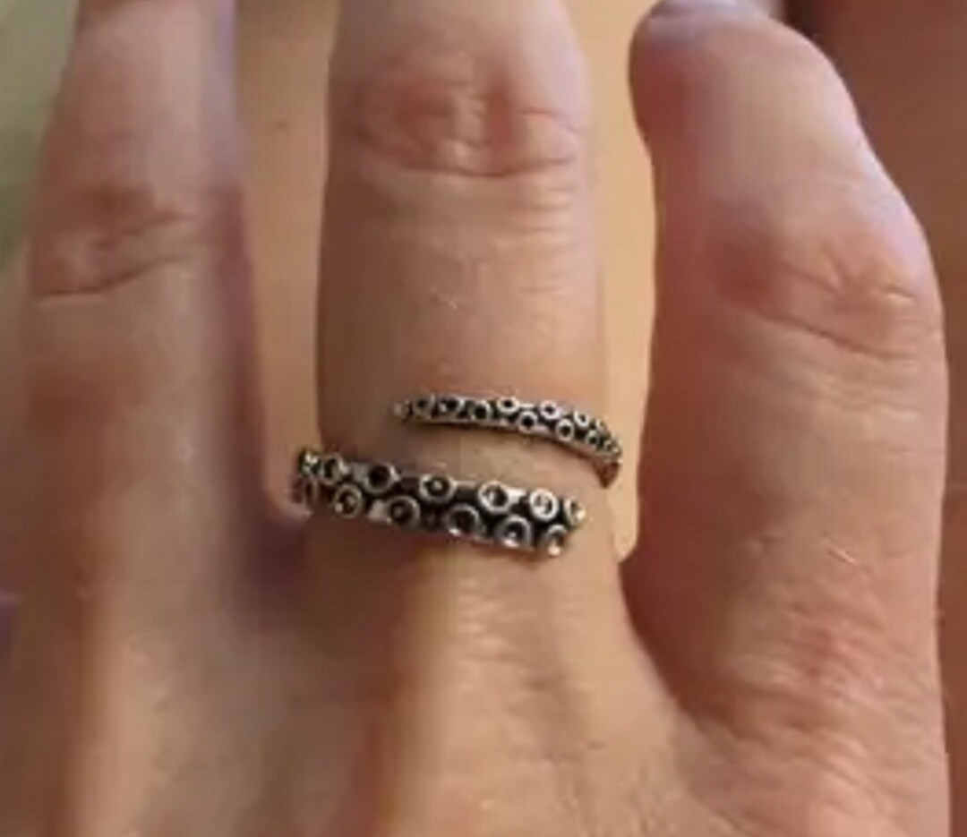 Octopus Tentacle Ring - Crochet and Knitting Yarn Tensioner Guide ...