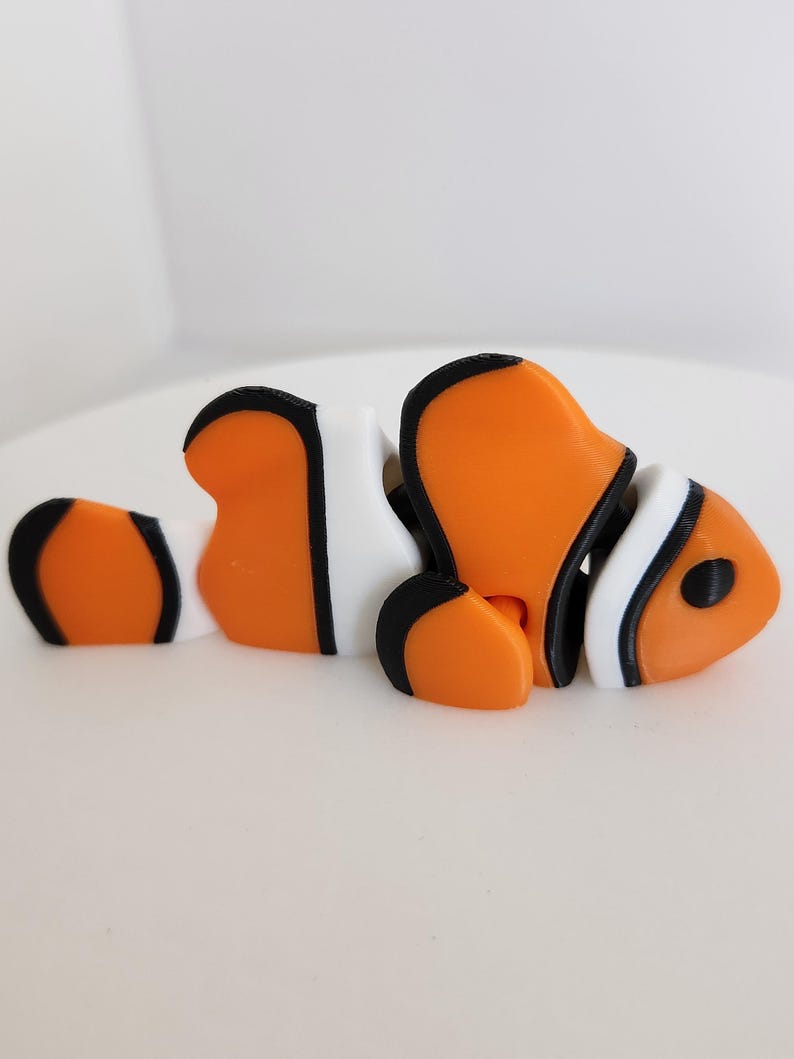 3D Printed Articulating Clownfish: Flexible Fidget Toy, Ocean Decor - Etsy