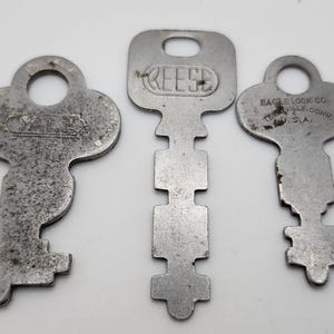 Vintage Set of Padlock Keys I Lot of 3 I Eagle Lock Co. Key | Yale Key ...