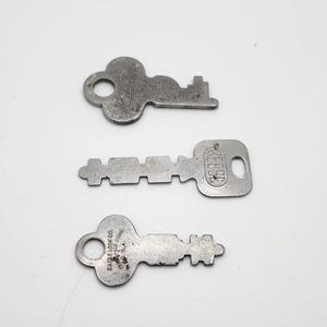 Vintage Set of Padlock Keys I Lot of 3 I Eagle Lock Co. Key | Yale Key ...