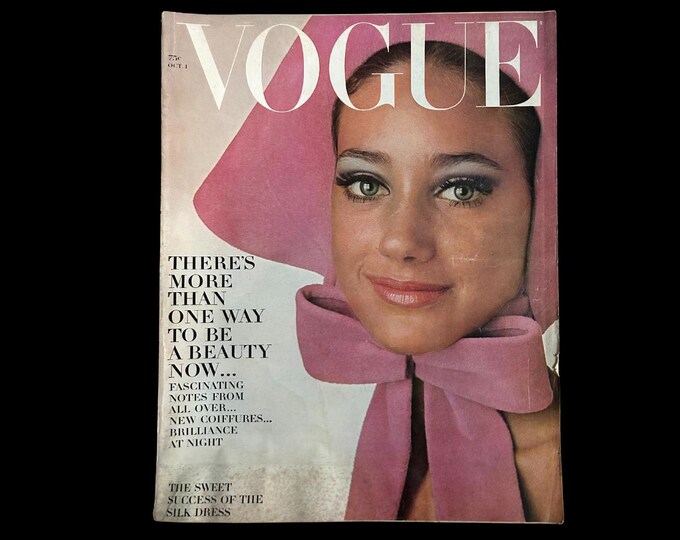 1965 VOGUE Magazine | Cover: Marisa Berenson | October 1, 1965 ...