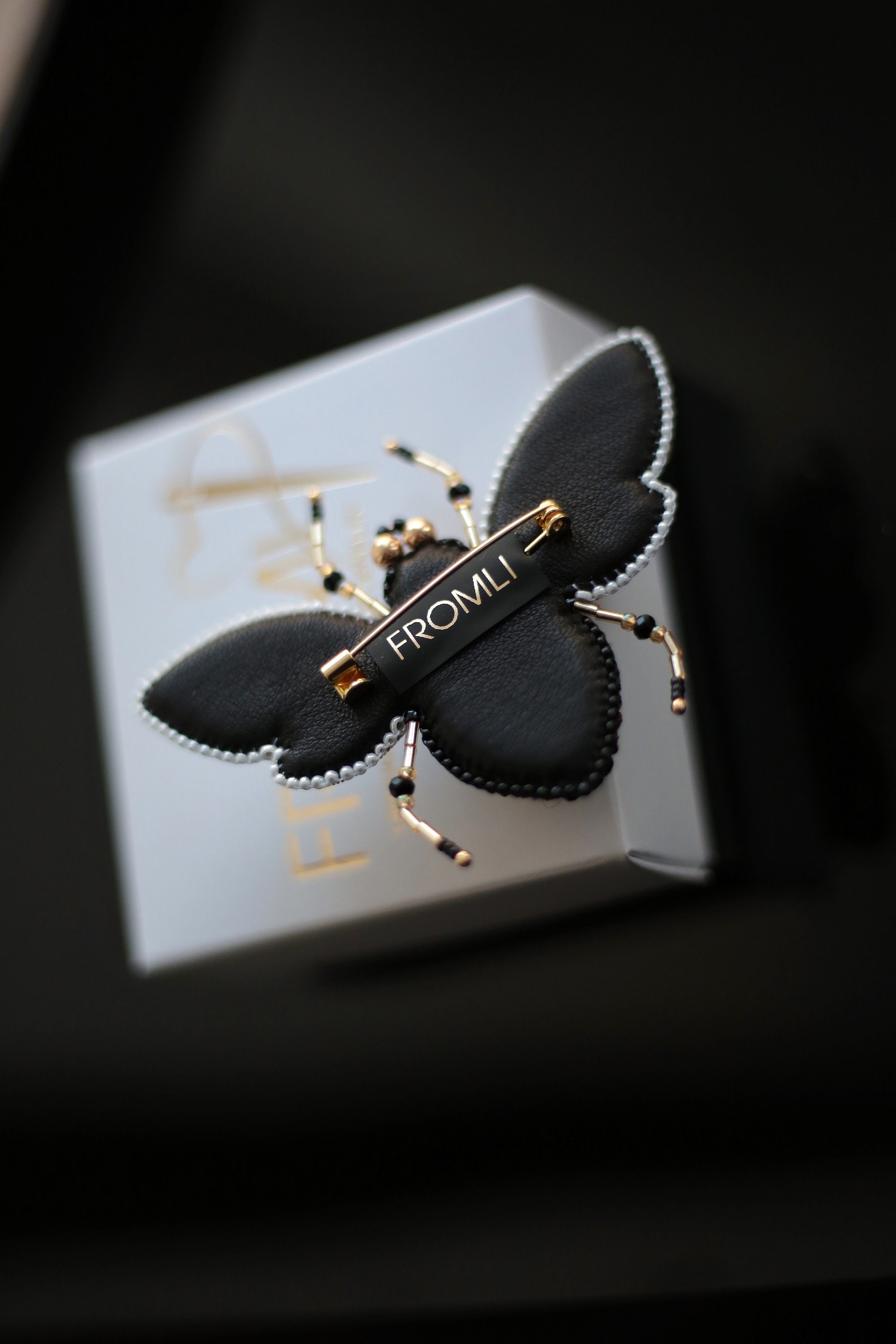 Queen Bee Lapel Pin With Royal Crown| Beaded Honey Bumble Bee Insect ...