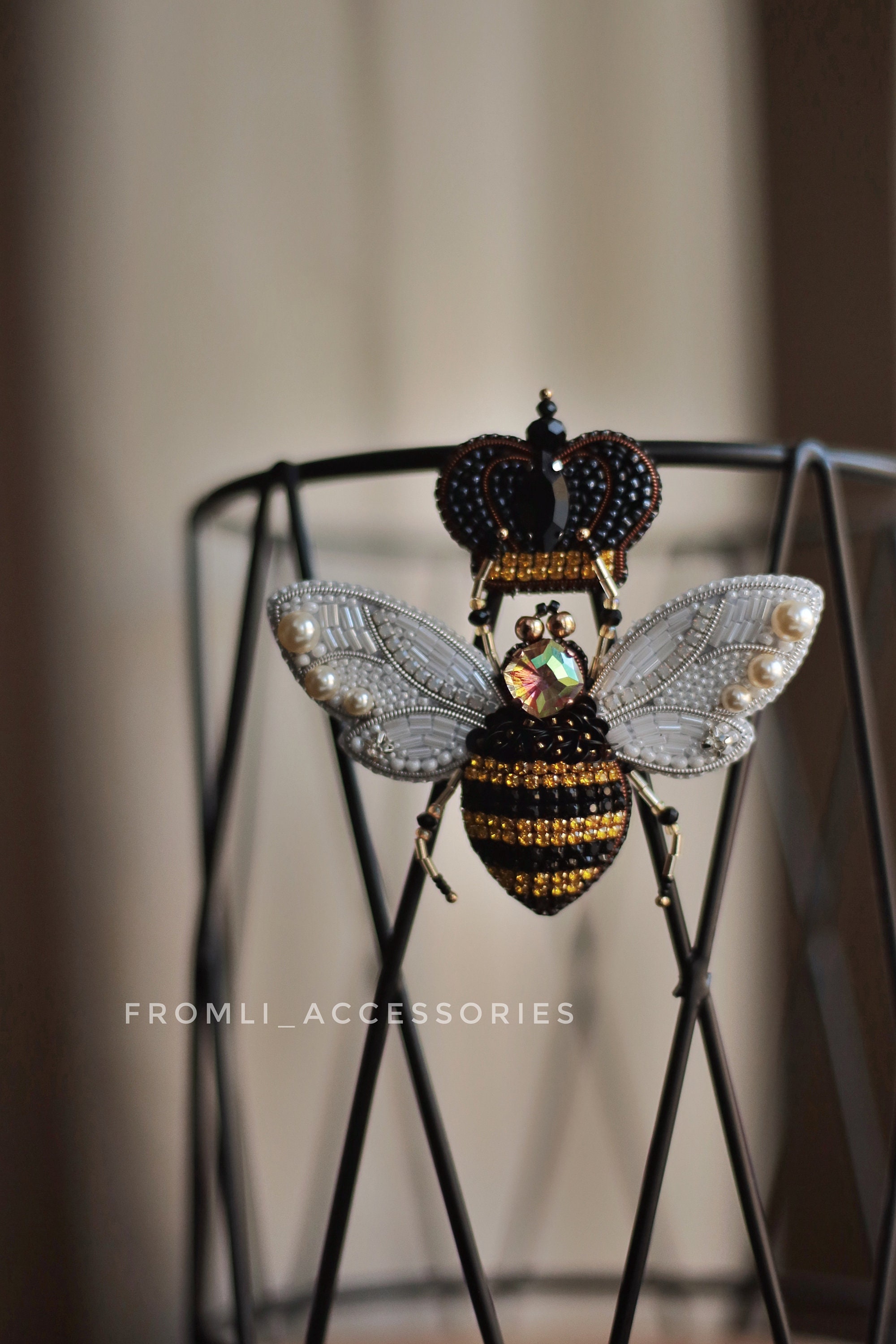 Queen Bee Lapel Pin With Royal Crown Beaded Honey Bumble Bee Insect ...