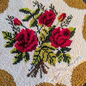 Large Vintage Latch Hook Rug/round Wall Hanging, Red Rose 34 Tapestry ...