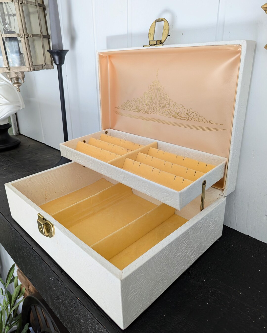 Vintage Buxton Jewelry Box, White Faux Leather, Good Condition, Gold ...