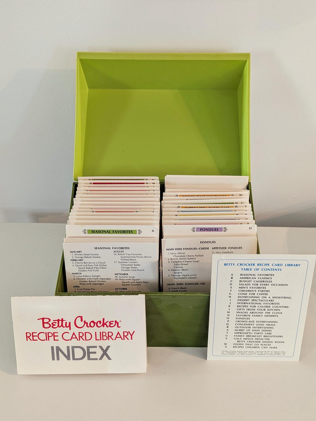 1971 Betty Crocker Recipe Card Library, Avocado Green Recipe Box, Full ...