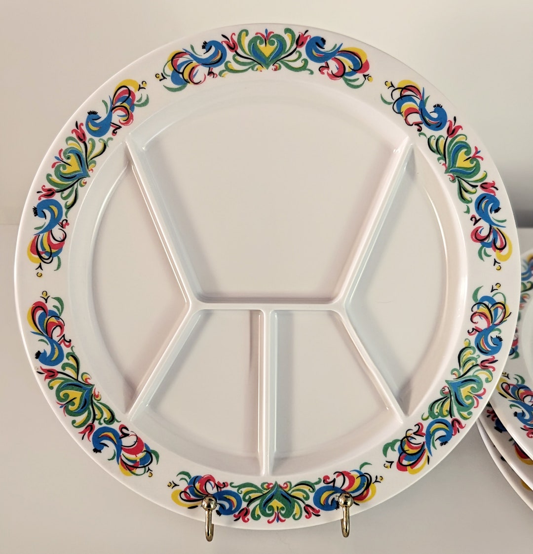 4 Vintage Melamine Divided Picnic Dinner Plates, Roosters Hearts Folk ...