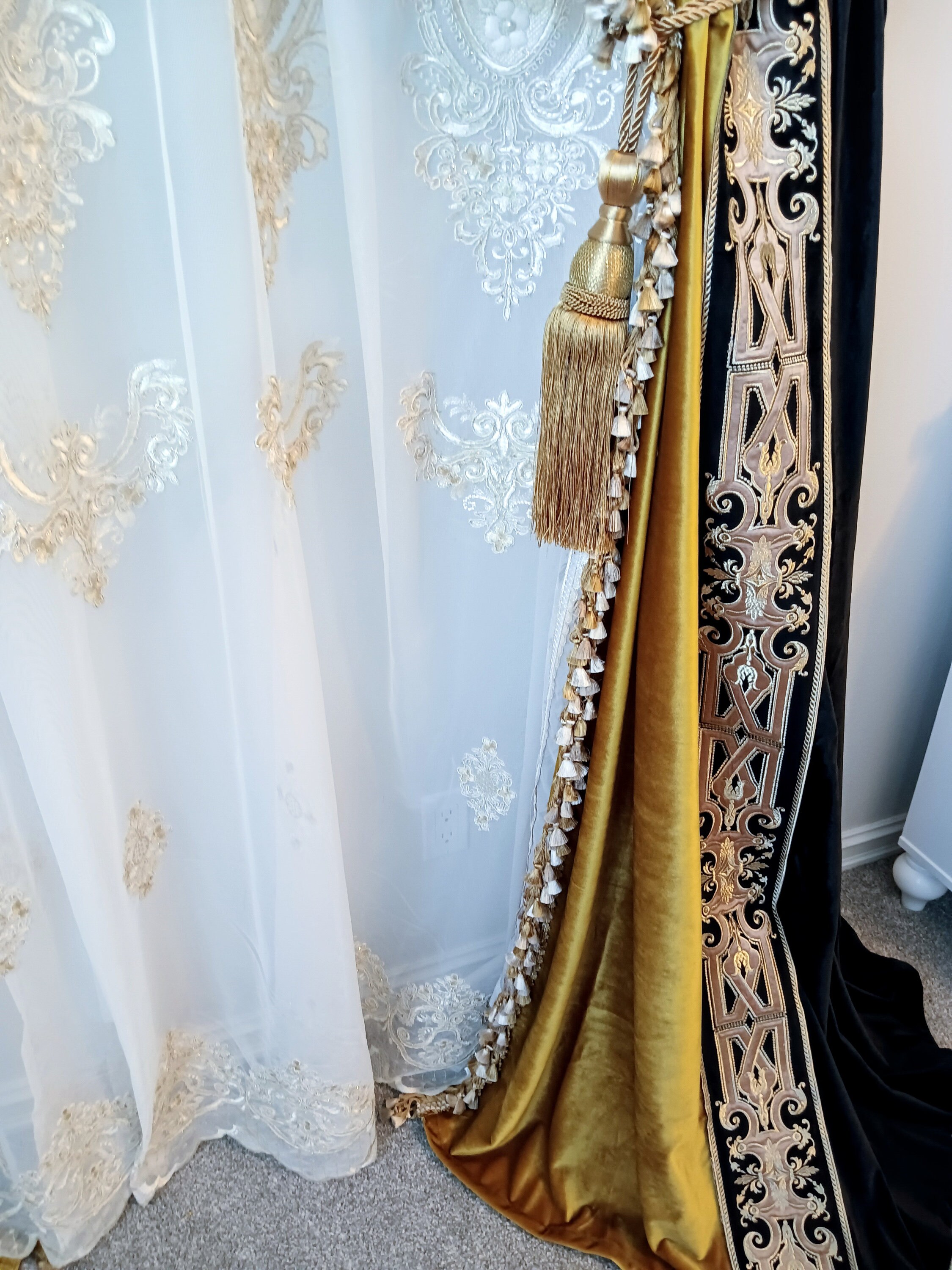 Custom Made Luxury Black Velvet With Gold Velvet Splicing High End ...