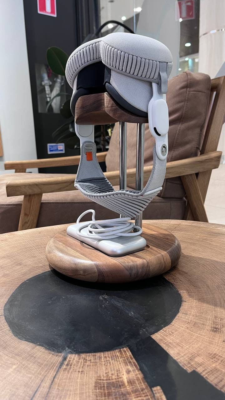 Apple Vision Pro Stand Display Stand for Your Headset With Integrated ...