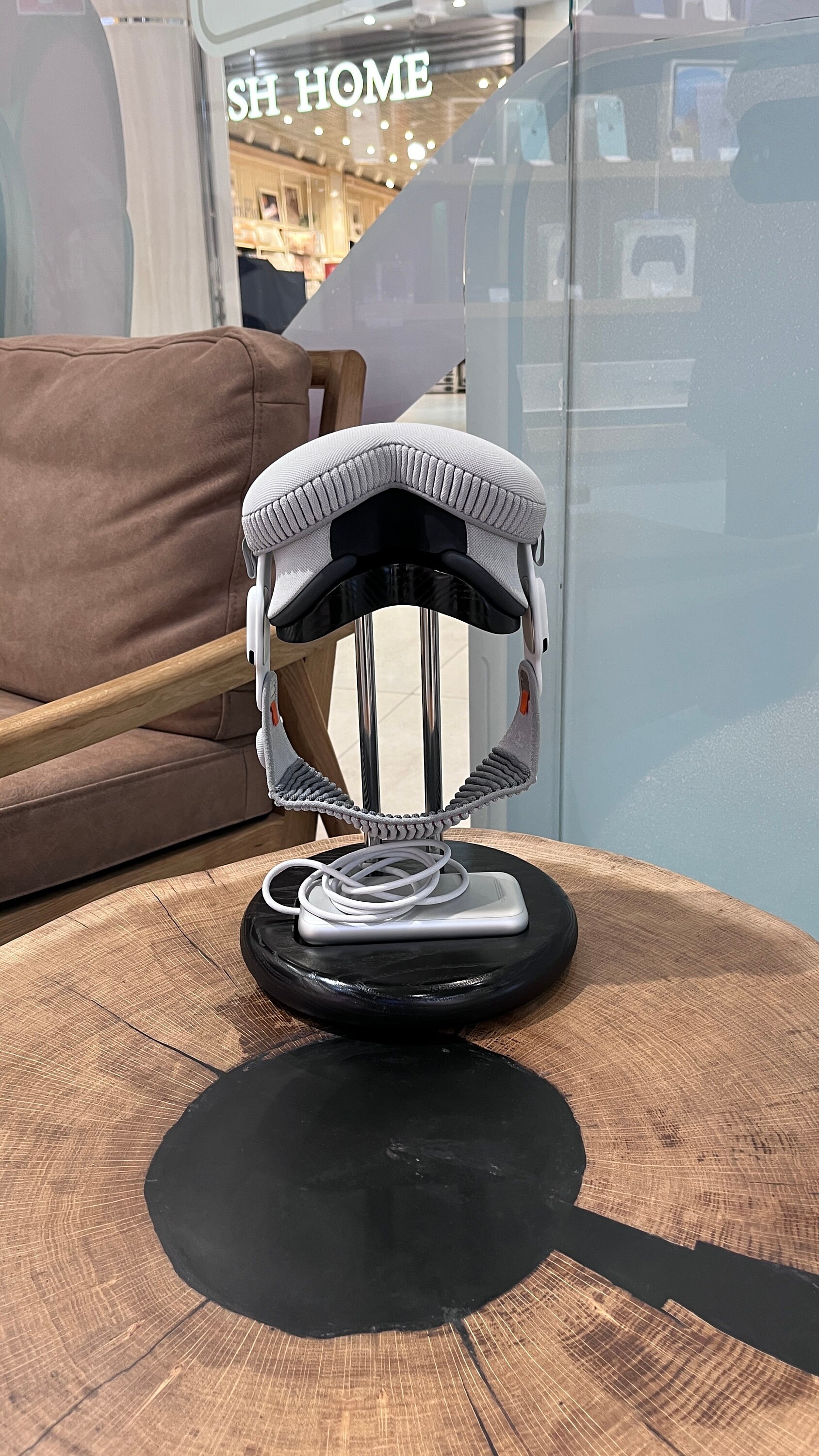 Apple Vision Pro Stand Display Stand for Your Headset With Integrated ...