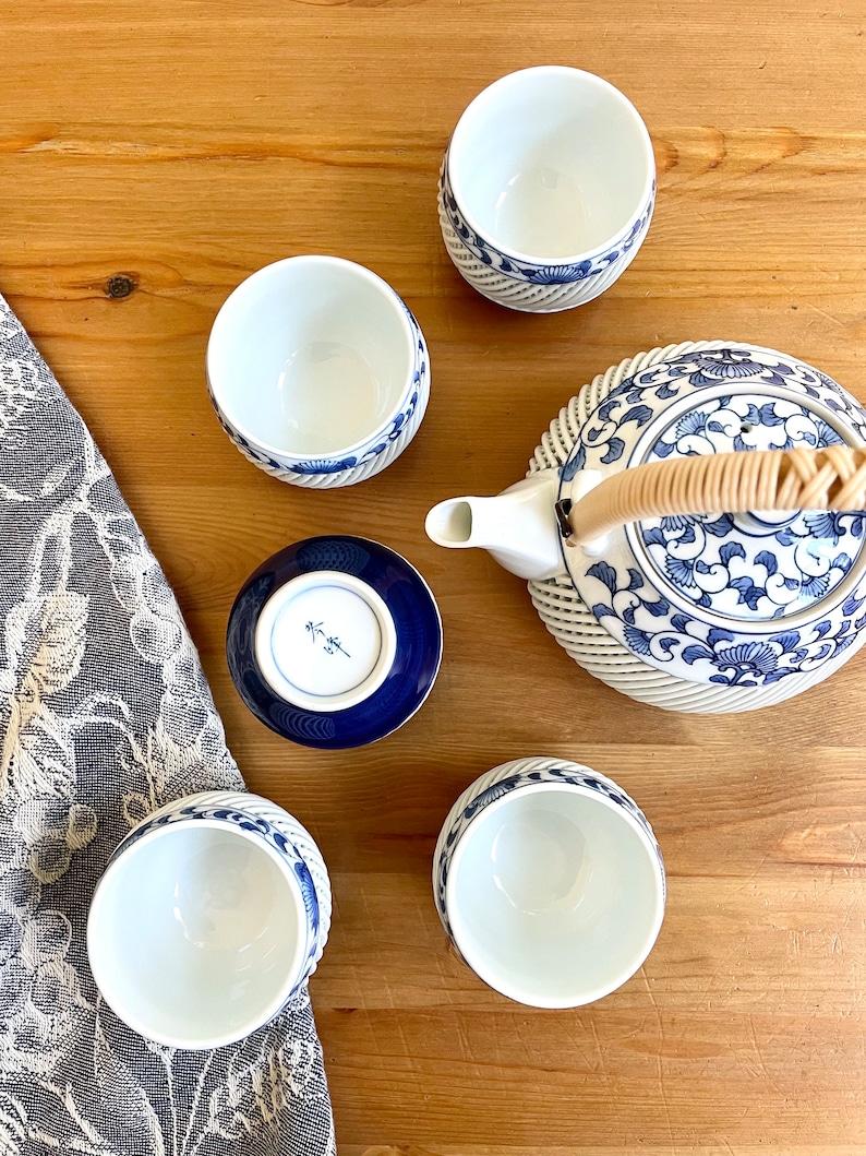 Vintage Japanese Blue & White Teapot and 5 Teacups Vintage Blue White ...
