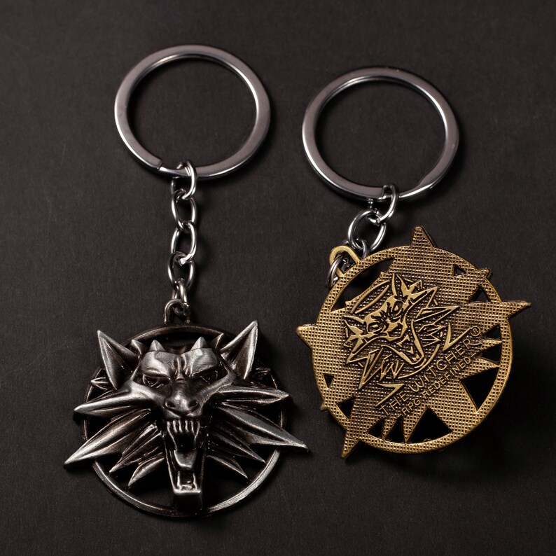 Handmade Wolf Totem Keychain, Hunter Wolf Head Keychain, Wolf Keyring ...