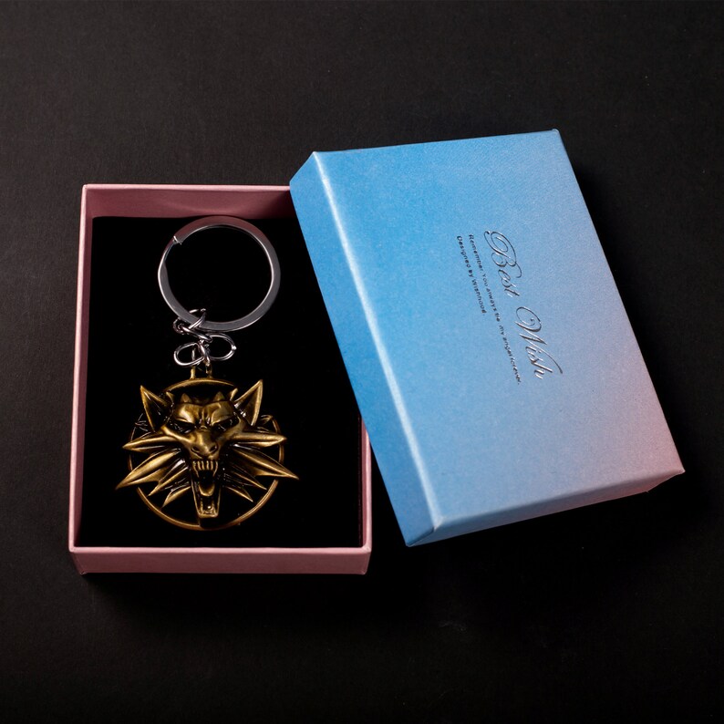 Handmade Wolf Totem Keychain, Hunter Wolf Head Keychain, Wolf Keyring ...