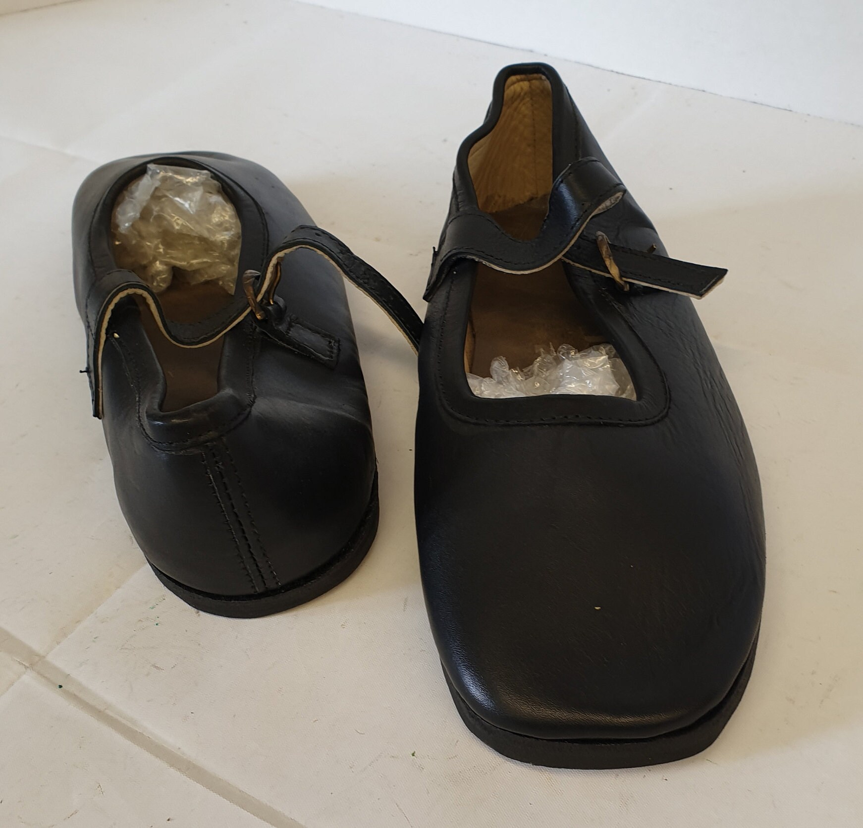 Tudor Round Toe Bar Shoe - Etsy