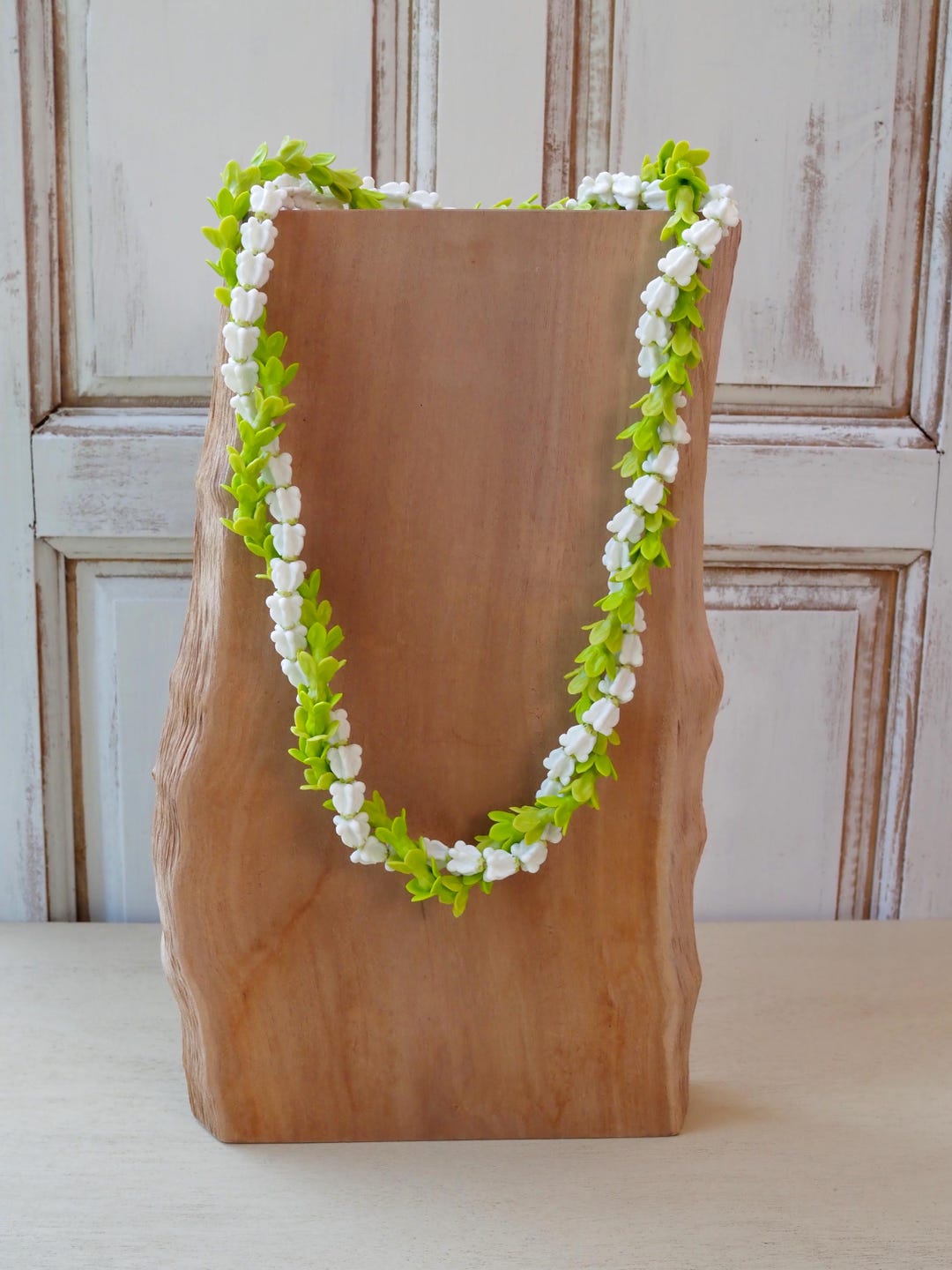 Green Pakalana With Crown Flower Lei ,clay Flower Lei, Hawaiian Lei , Summer Necklace, Aloha Lei ...
