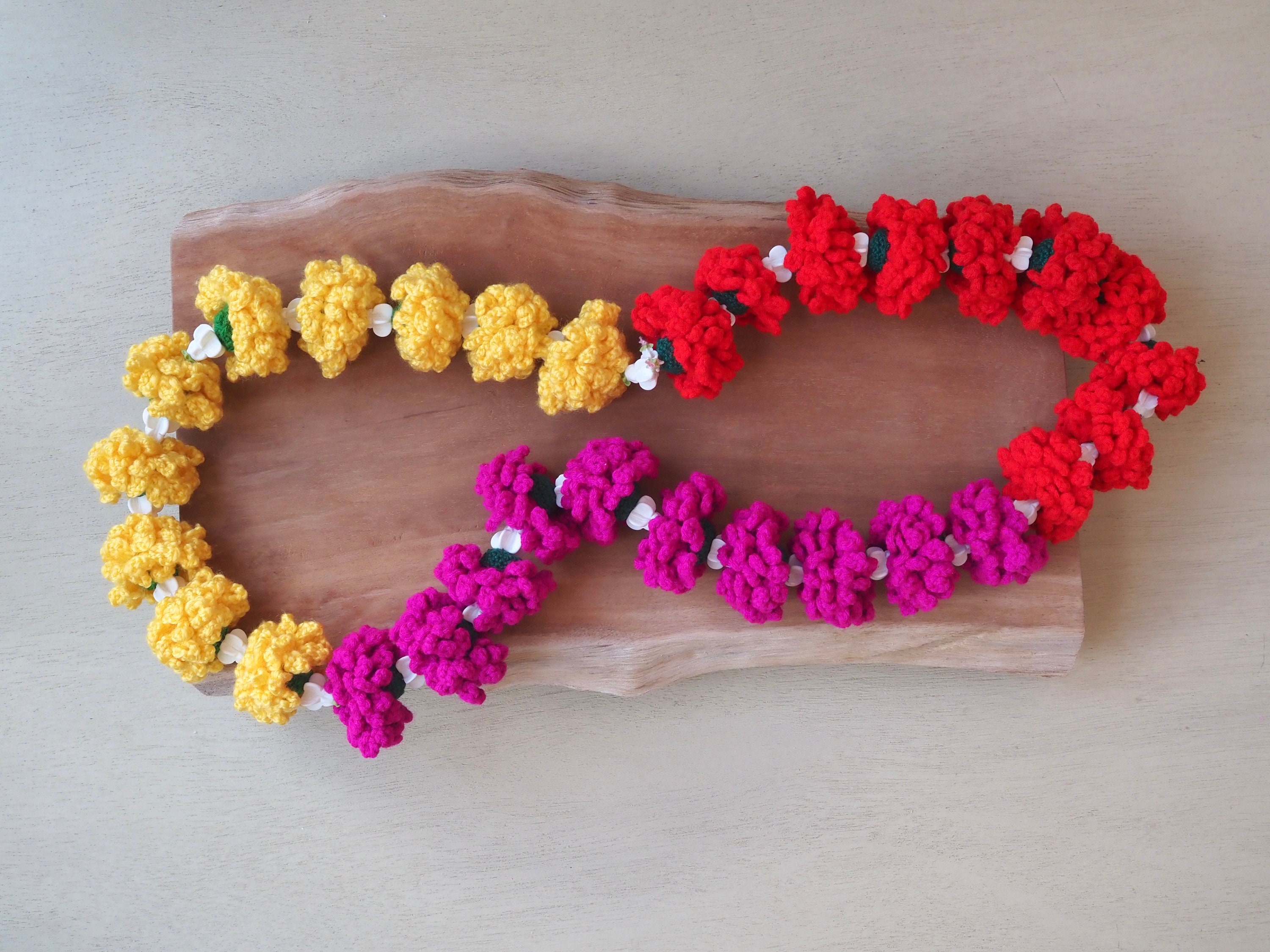 Crochet Marigold Flower Lei: Hawaiian Hula Necklace, Party Favor - Etsy