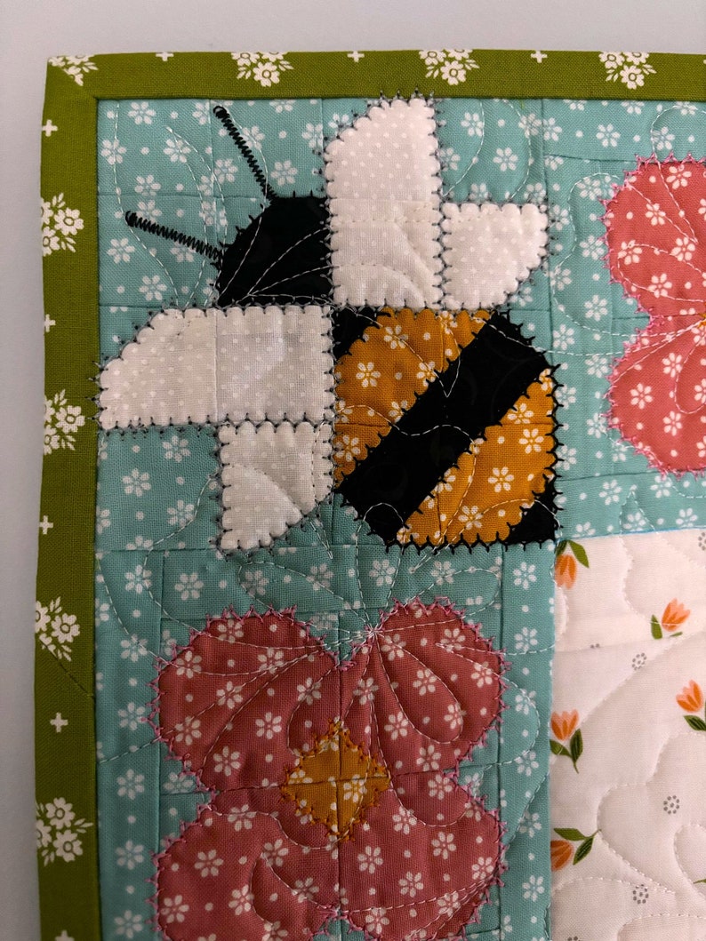 Bees and Blooms Mini Quilt - Etsy
